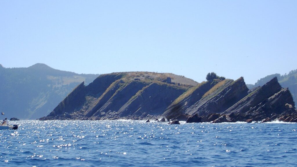 Arrantzaleen Museoa revela los misterios de la isla de Izaro: "Hubo un ...