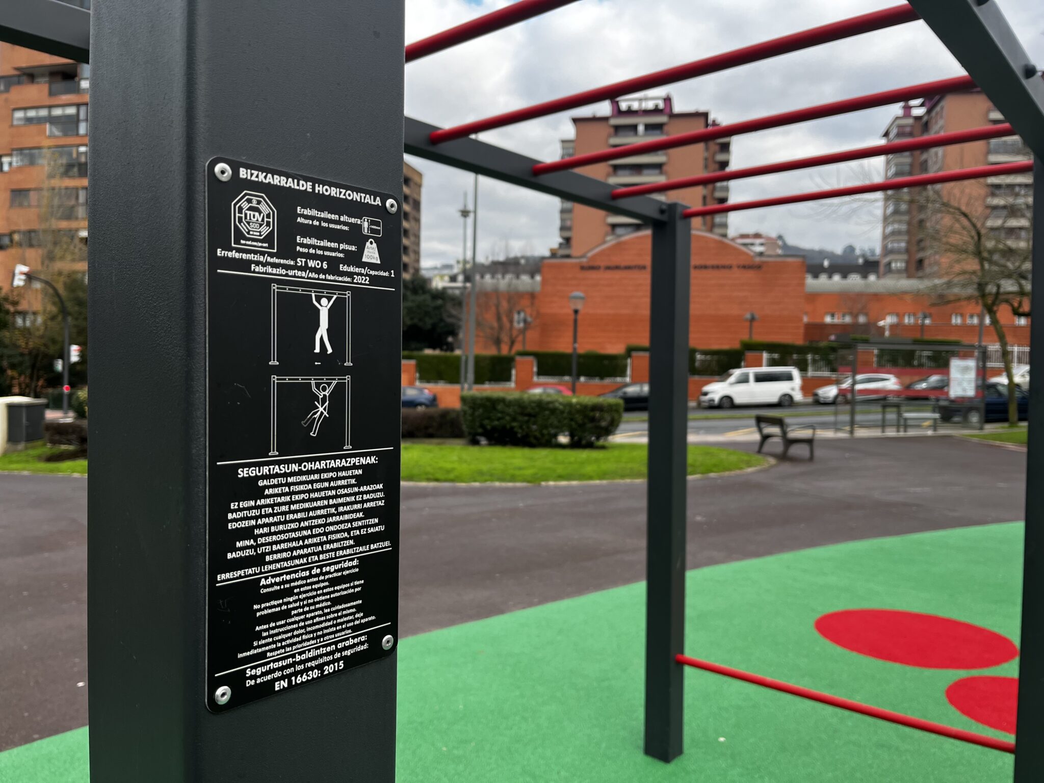 Te enseñamos el nuevo parque de calistenia de Txurdinaga