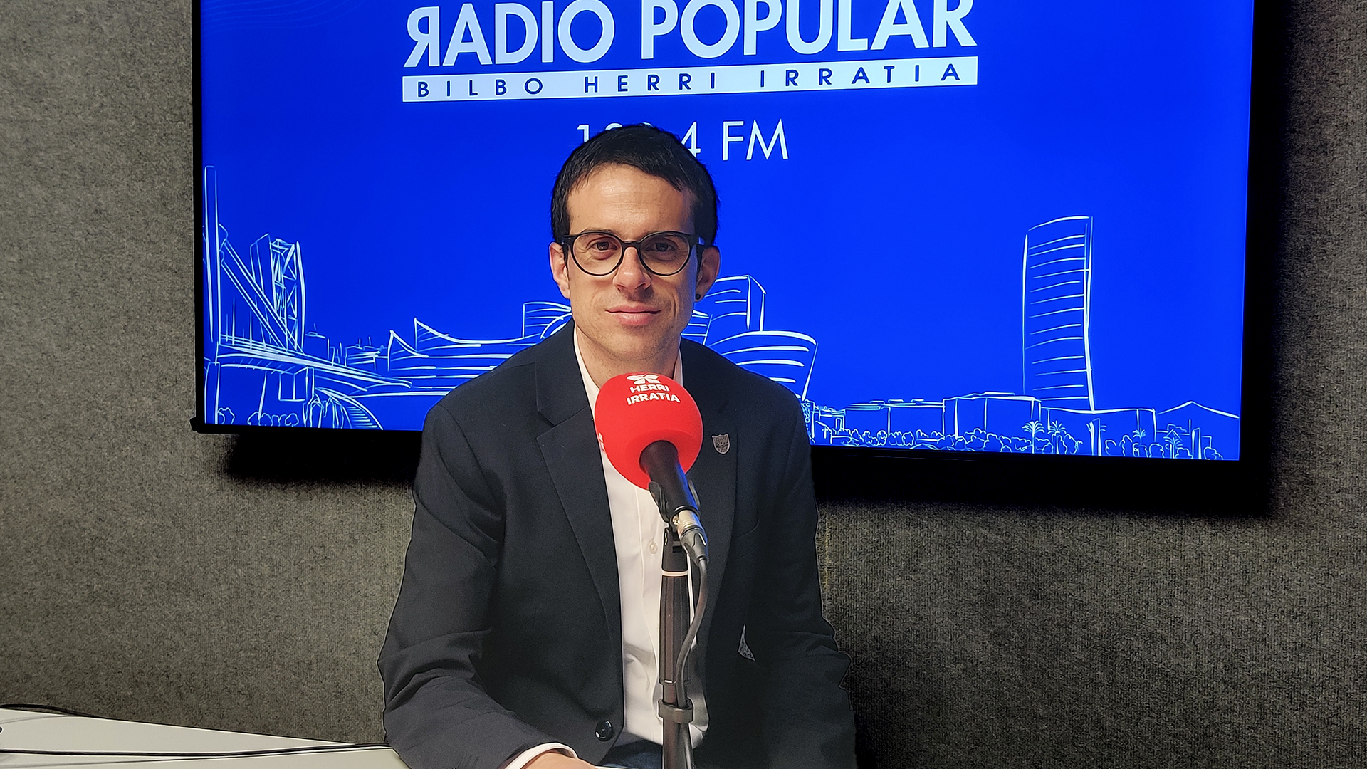 Pello Otxandiano: "Hay que construir una memoria plural"